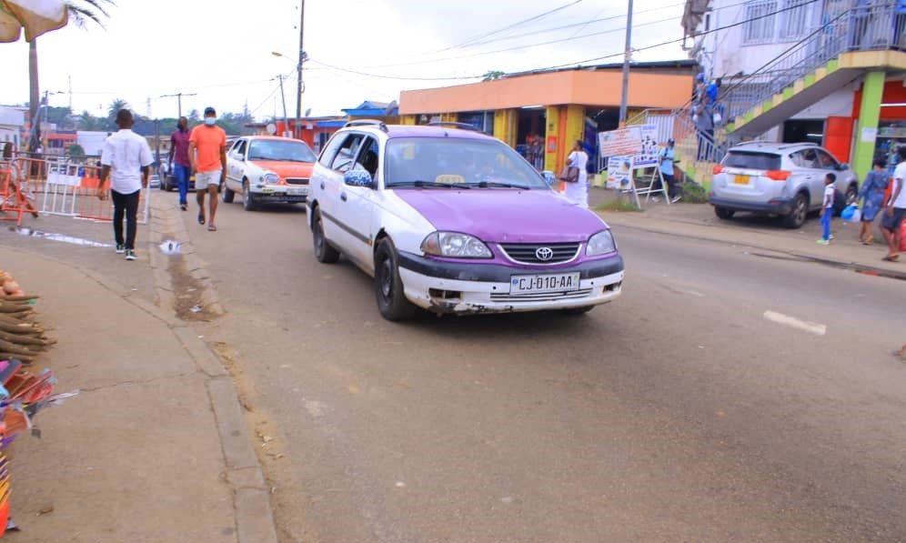 Réforme des Taxis au Gabon : Une Réglementation Rigoriste sous le Feu ...